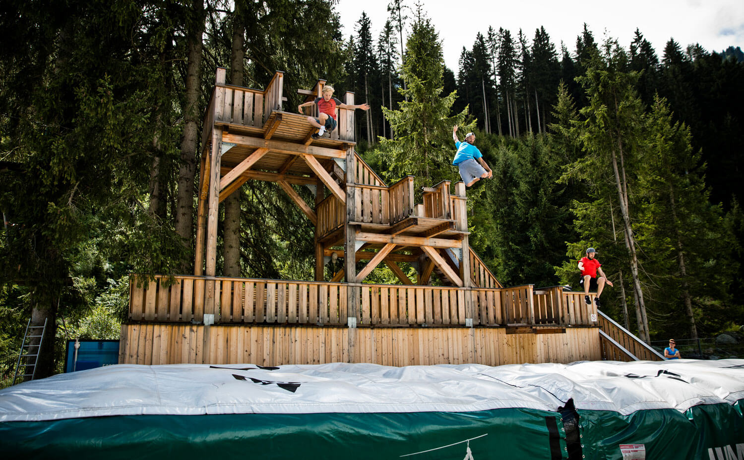 Custom Freefall Towers And Decks For Adventure Parks, Etc