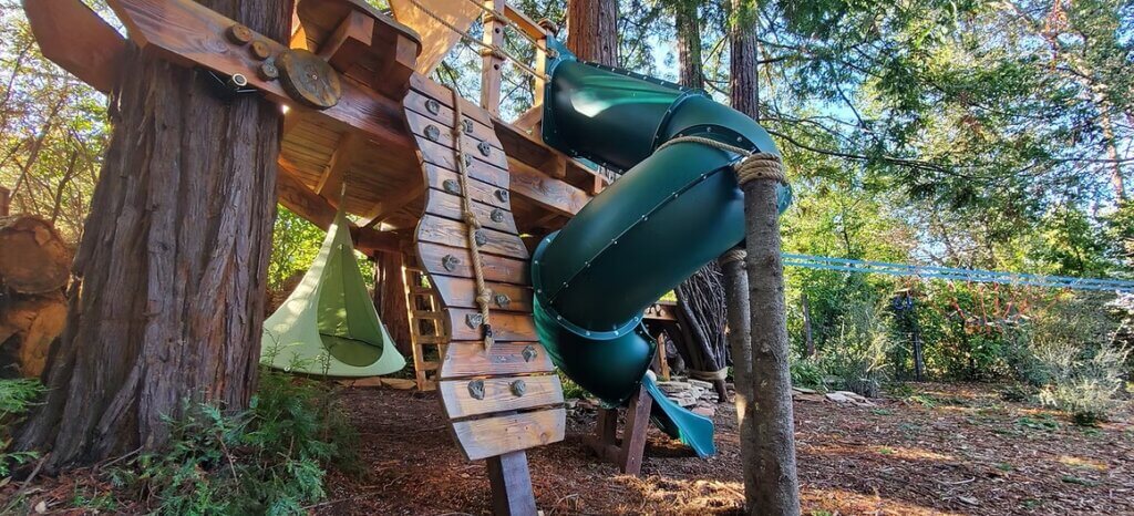 We Design & Build Custom Tree Houses, Canopies & More